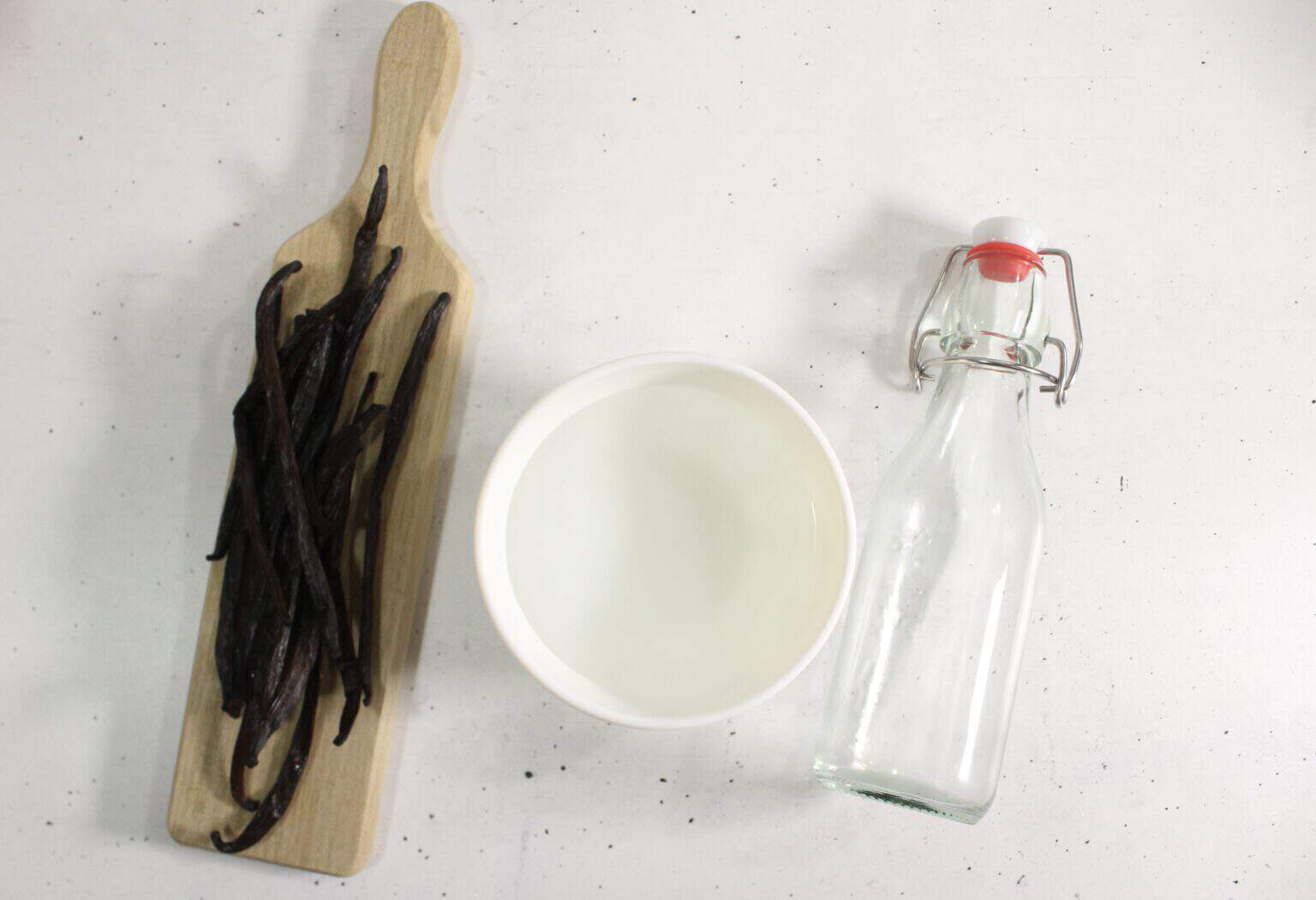 Homemade Vanilla Extract Recipe: A Kitchen Staple You’ll Love - She ...