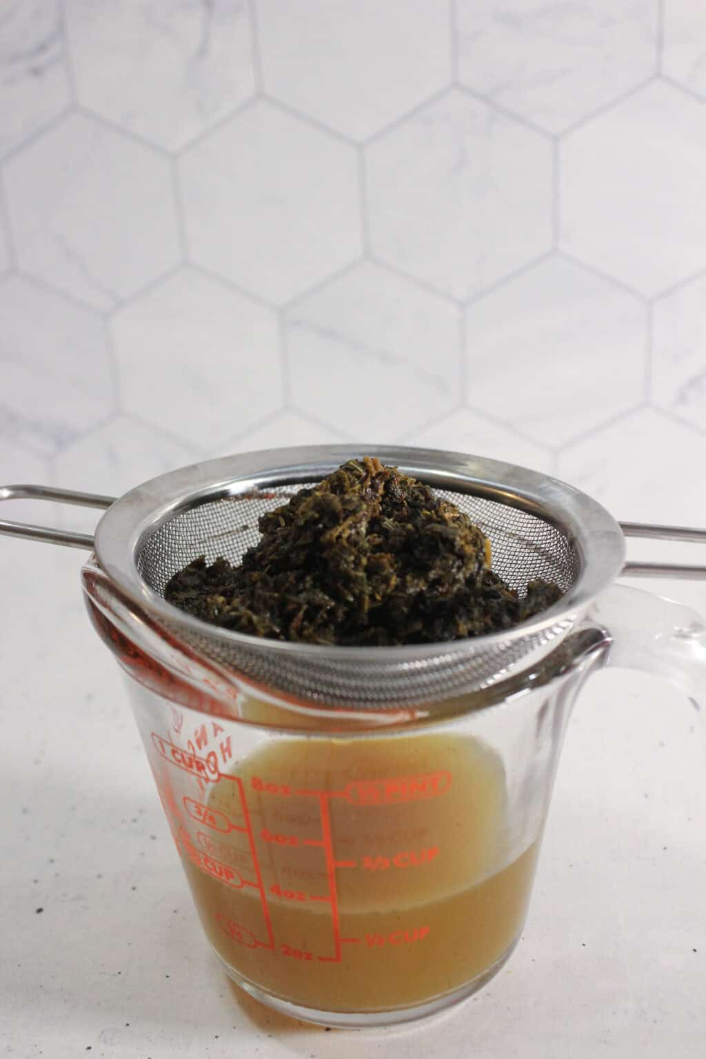 Homemade Fertilizer: How to Make and Use Comfrey Tea for Your Plants ...