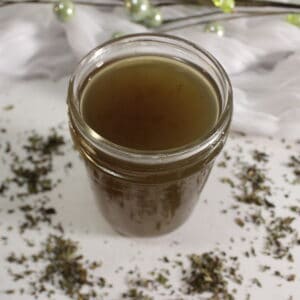 Homemade Fertilizer: How to Make and Use Comfrey Tea for Your Plants ...