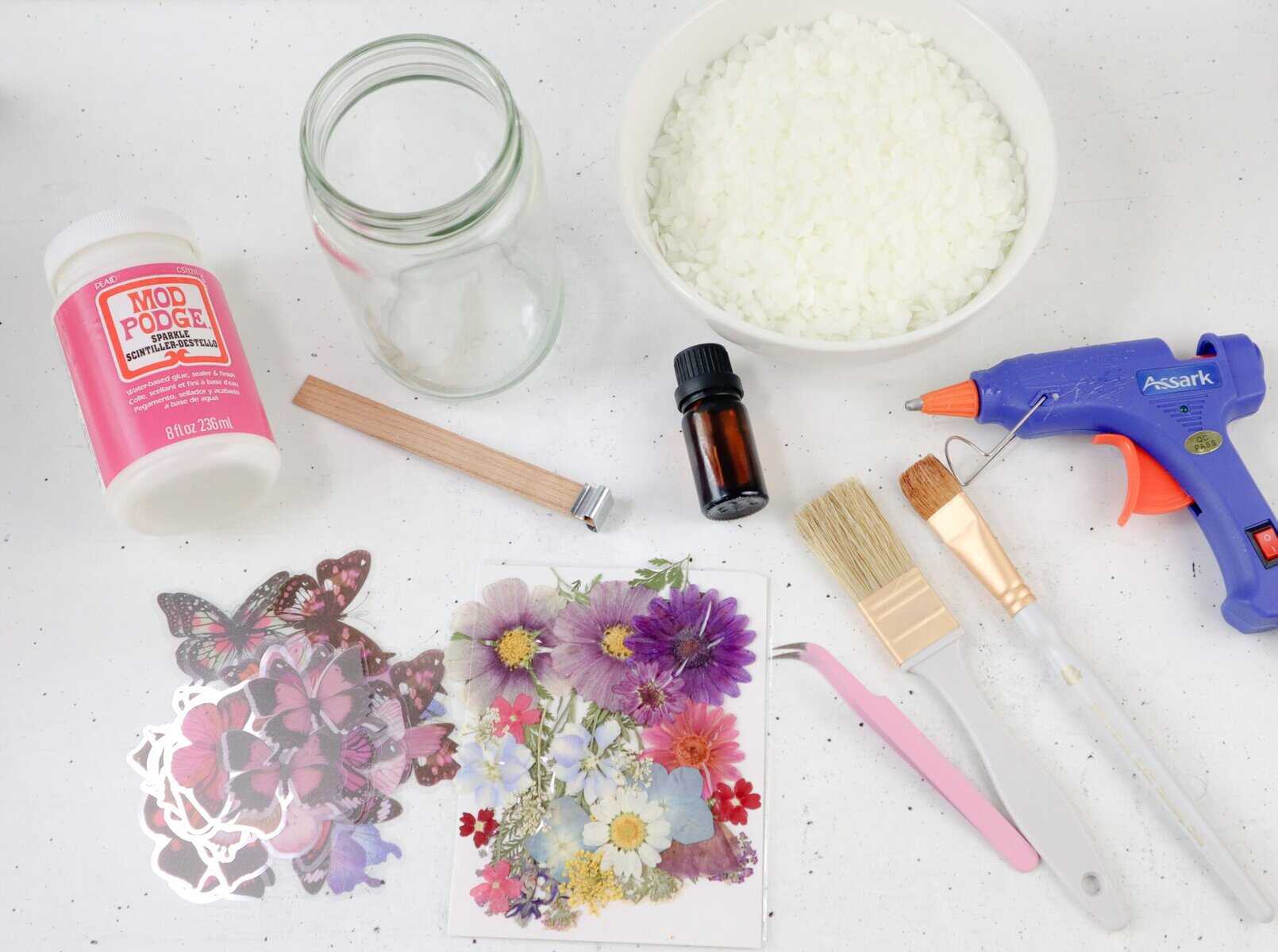DIY Pressed Dried Flower Candle: The Perfect Handmade Gift - She Needs ...