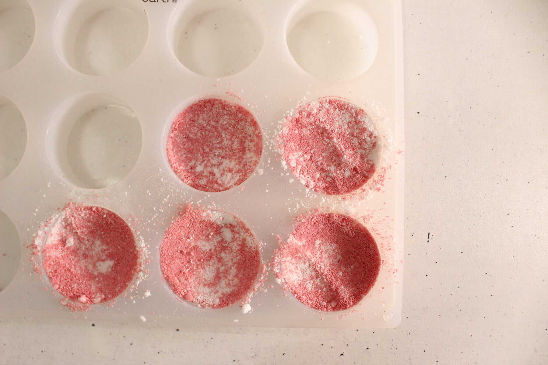 DIY Candy Cane Bath Bombs for the Coziest Christmas Baths - She Needs ...