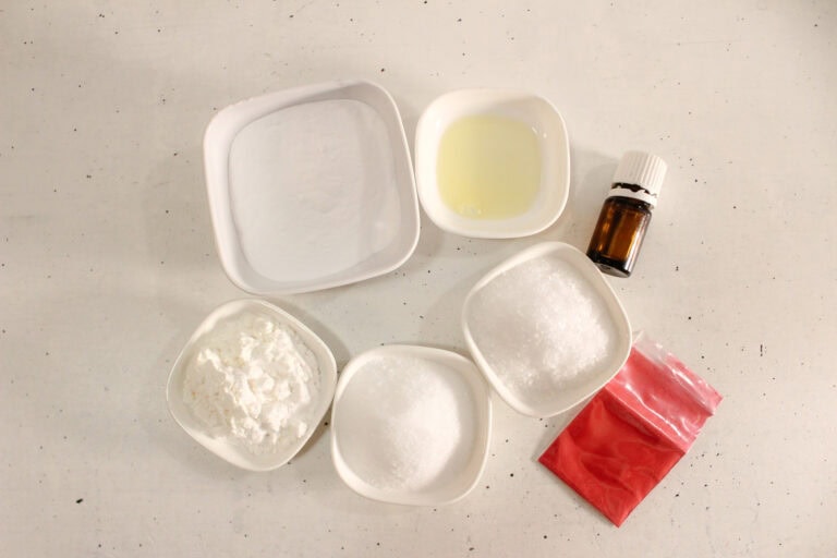 DIY Candy Cane Bath Bombs for the Coziest Christmas Baths - She Needs ...