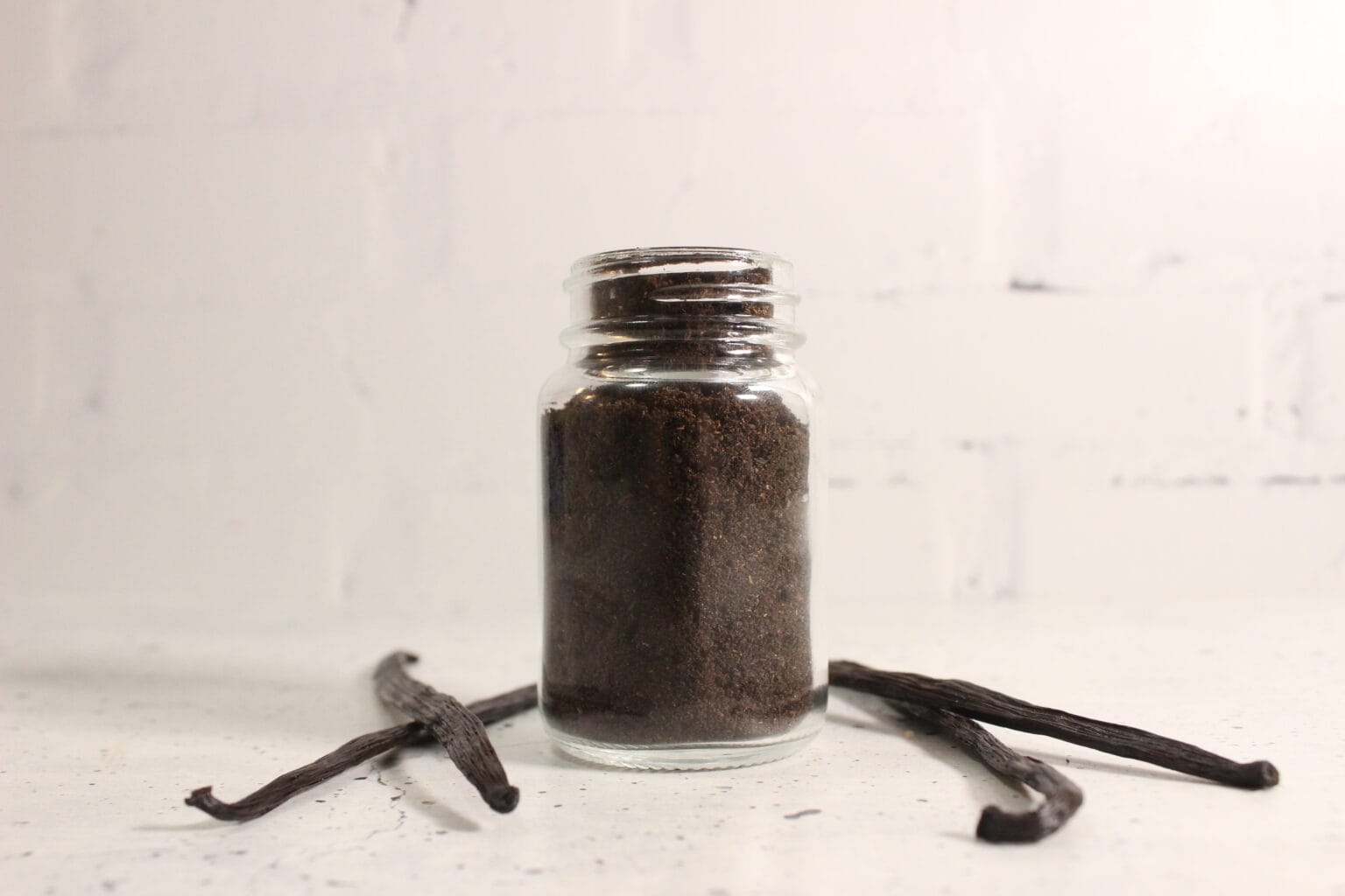 Homemade Vanilla Powder Recipe for Baking and Coffee - She Needs Coffee